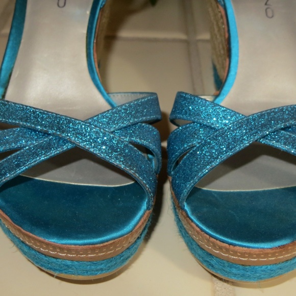 Bandolino | Shoes | Turquoise Platform Sandals By Bandolino Size 55 ...